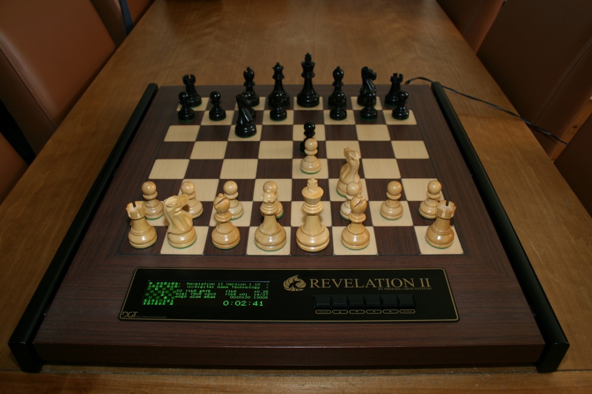 Phoenix Chess Systems Revelation II – Schachcomputer.info Wiki