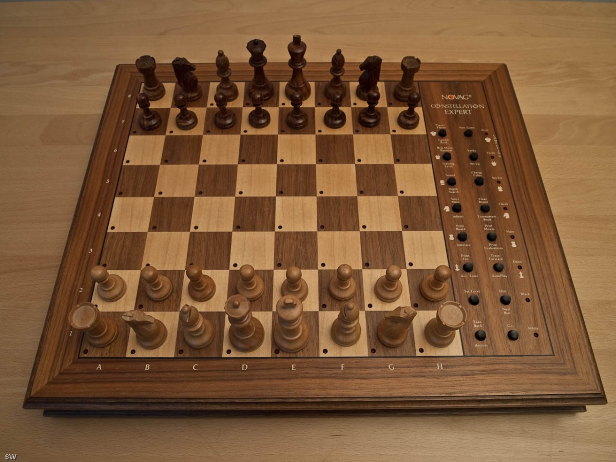 Novag Constellation Expert – Schachcomputer.info Wiki