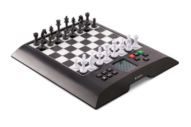 Datei:Millennium ChessGenius 2024-piece-set.jpg 1920x1920.png – Schachcomputer.info Wiki