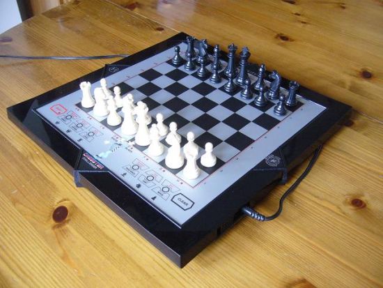Fidelity Chesster Challenger – Schachcomputer.info Wiki