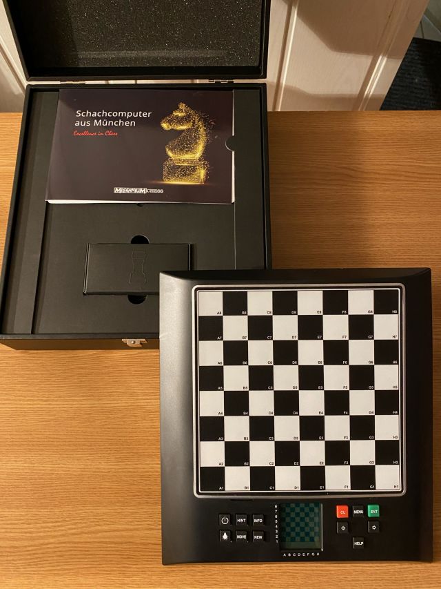 Datei:Millennium ChessGenius Pro Special Edition Bild 5.jpeg ...